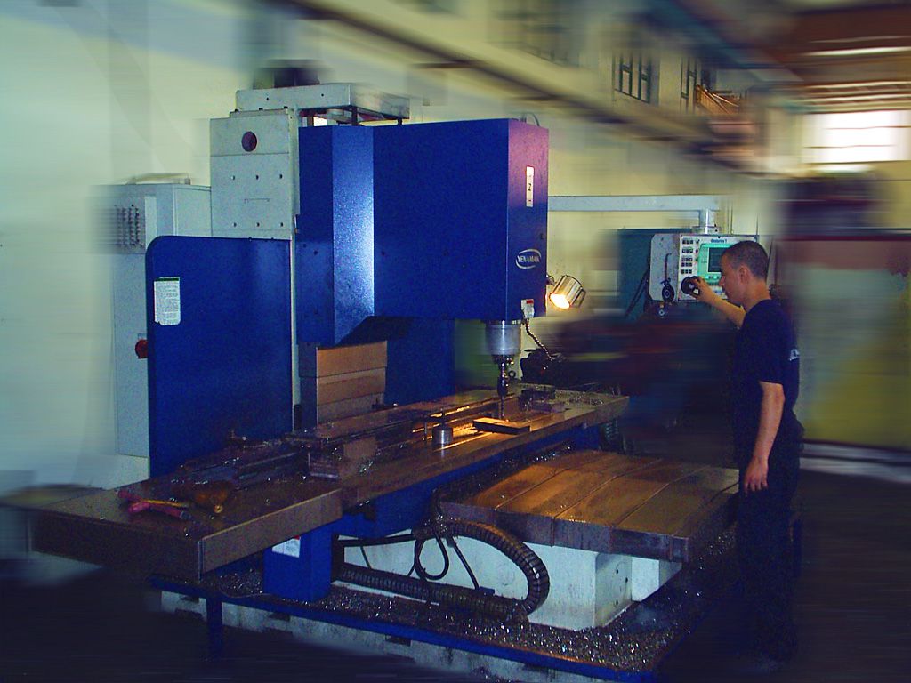 MACHINE TRACK - AKERMAK